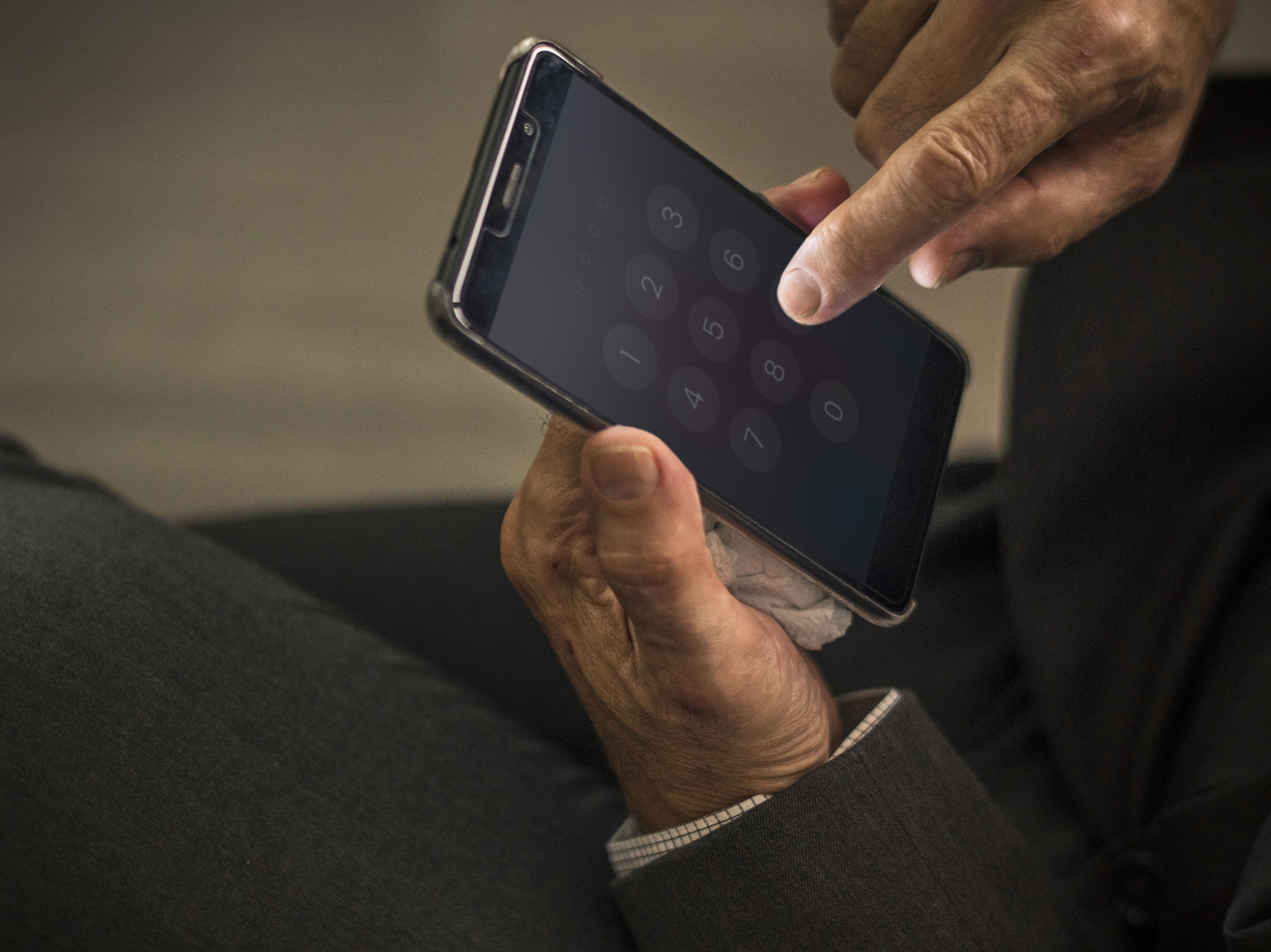 Security Gaps in iPhone PINs